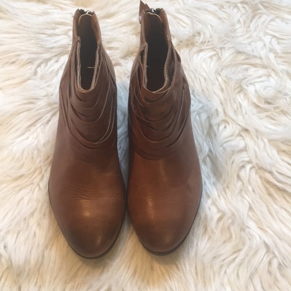 Clarks | Shoes | Clarks Brown Leather Ankle Boots Size 6 | Poshmark